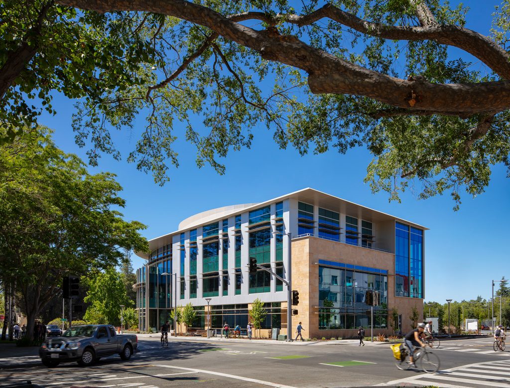 4 Ways to Optimize Building Façades for Performance and Wellness - DES